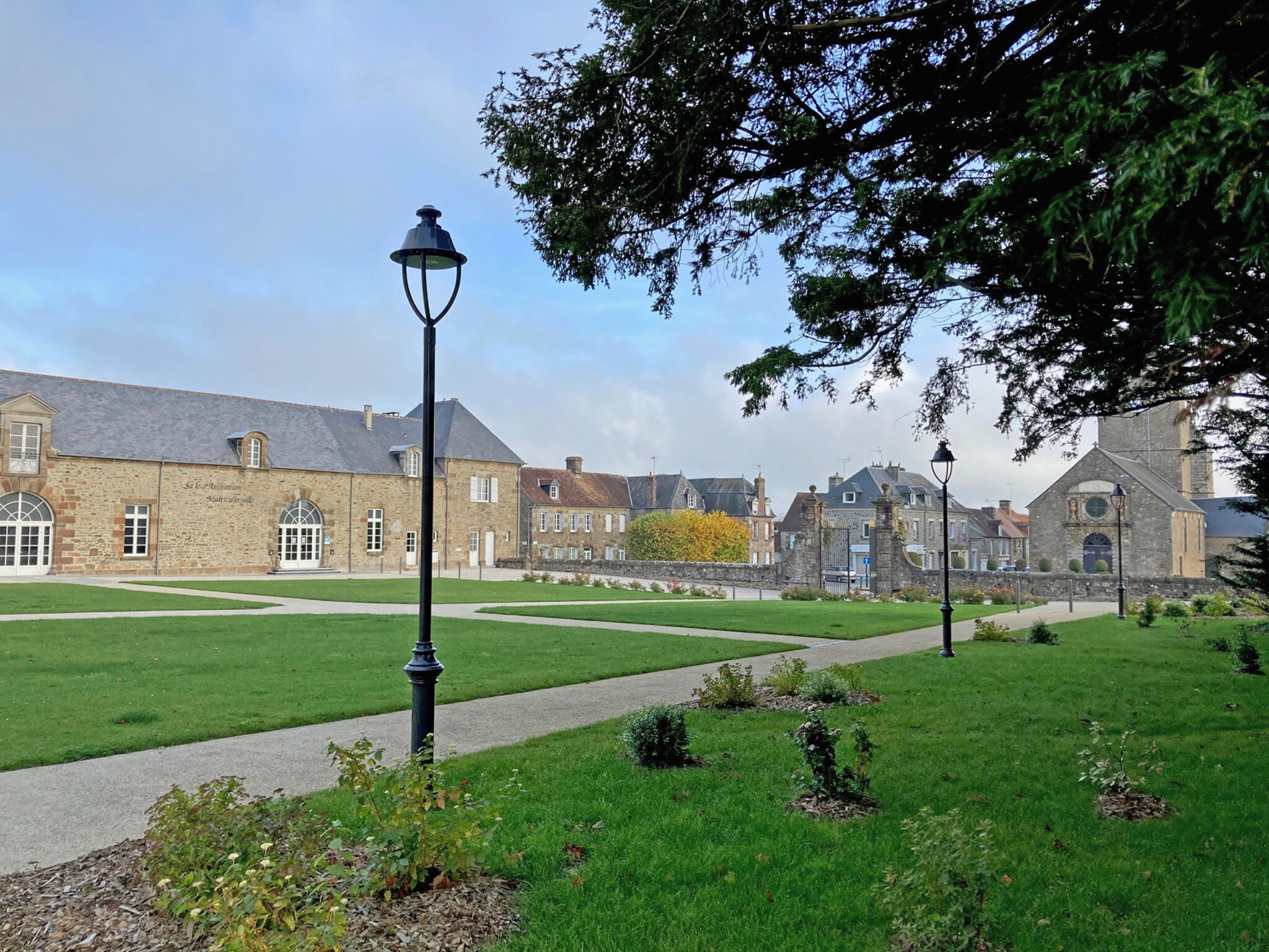 Castel of Ranes, Ranes – FR – Garnier – Chrysalis